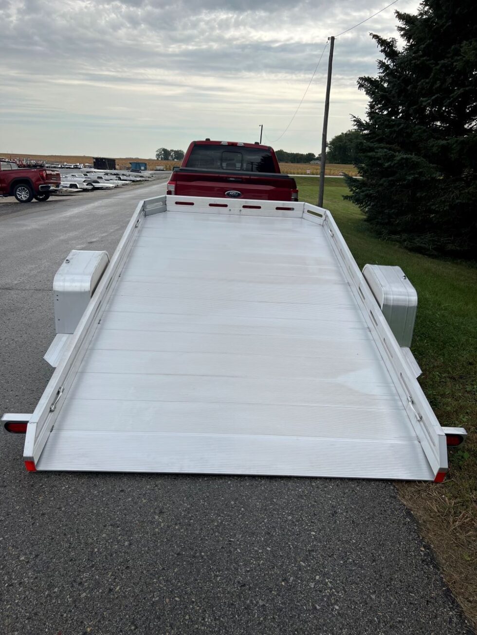 7712H TILT Utility Trailer | Aluma Trailers