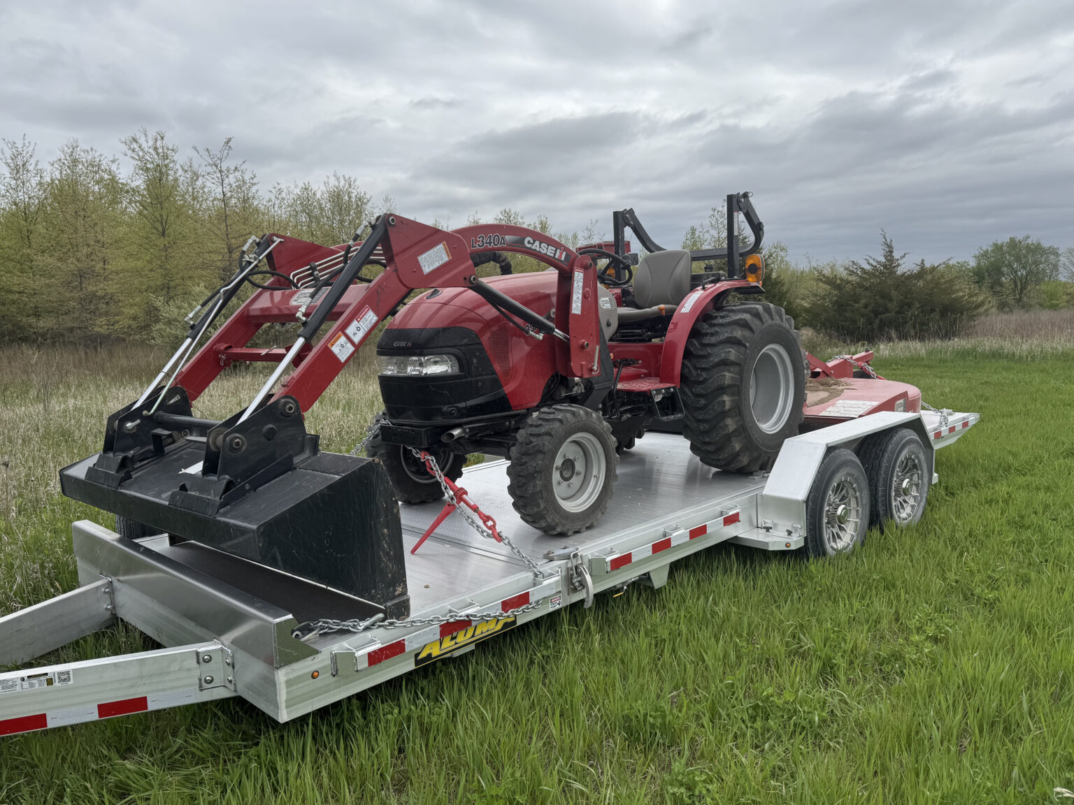 8200-14K Tilt Tandem Equipment Trailers | Aluma Trailers
