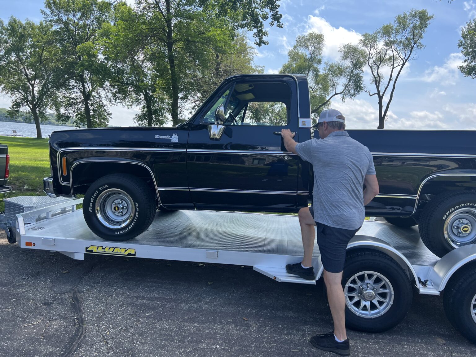 8200 Series Tandem | Aluma Trailers